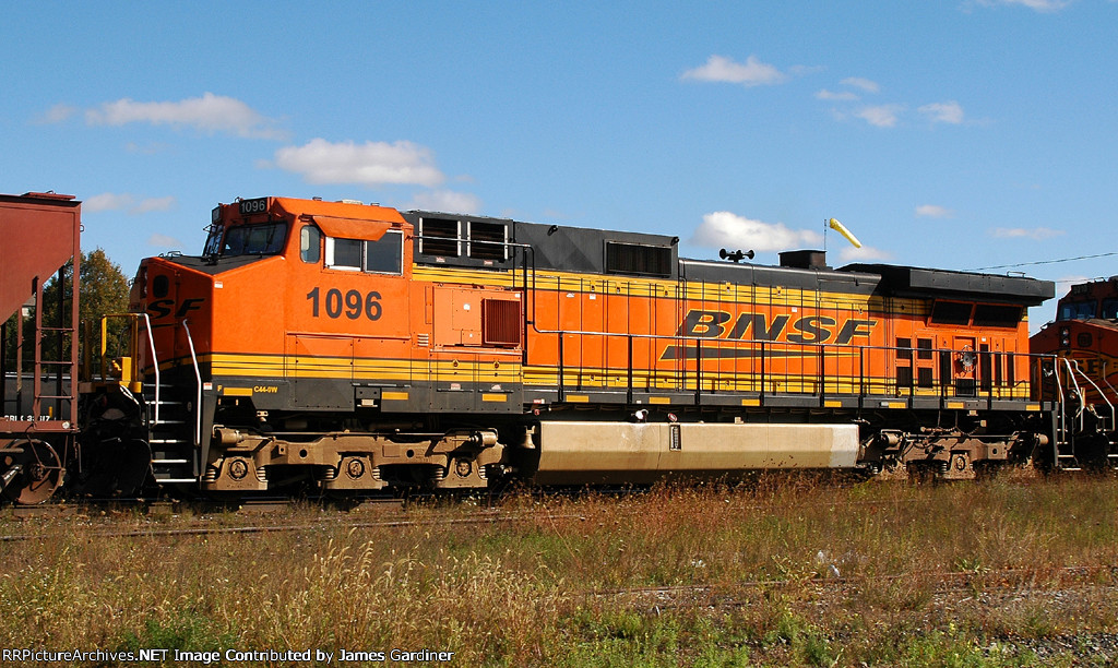 BNSF 1096